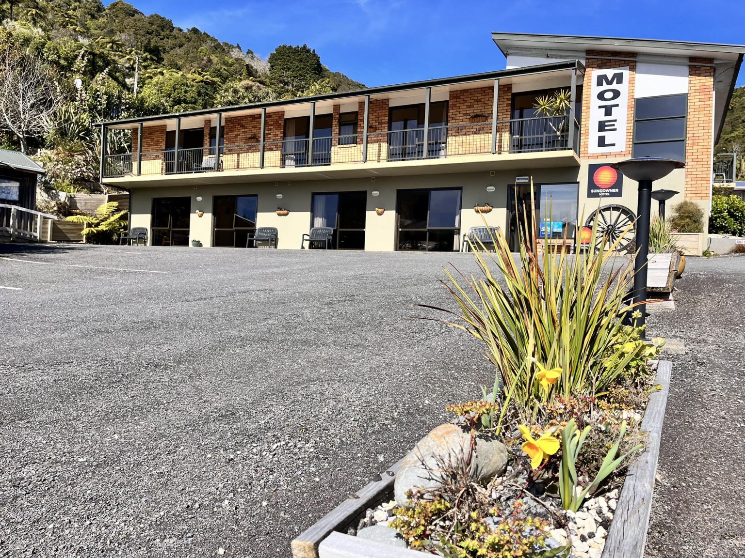 Sundowner Motel | West Coast Travel